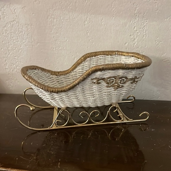 Holiday | Wicker Sleigh | Poshmark